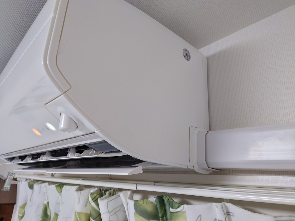 2階リビングのエアコン取替 - dohi-net.com